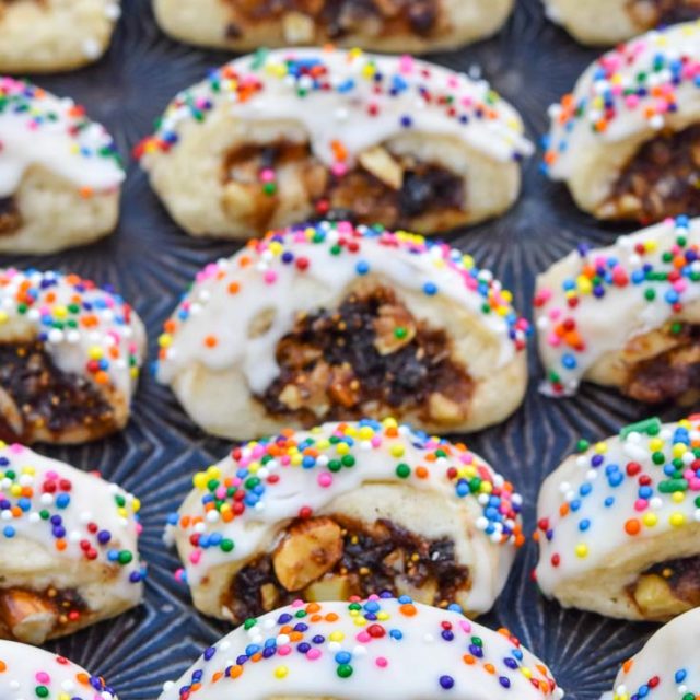 Italian Wedding Cookies {Only 6-Ingredients} Gonna Want Seconds