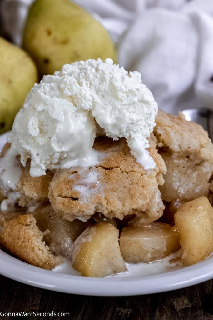 Pear Cobbler {Easy Pear Cobbler} Gonna Want Seconds