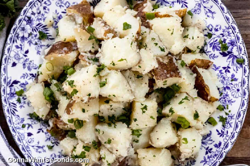 Buttered Potatoes {Simple and Delicious!} Gonna Want Seconds